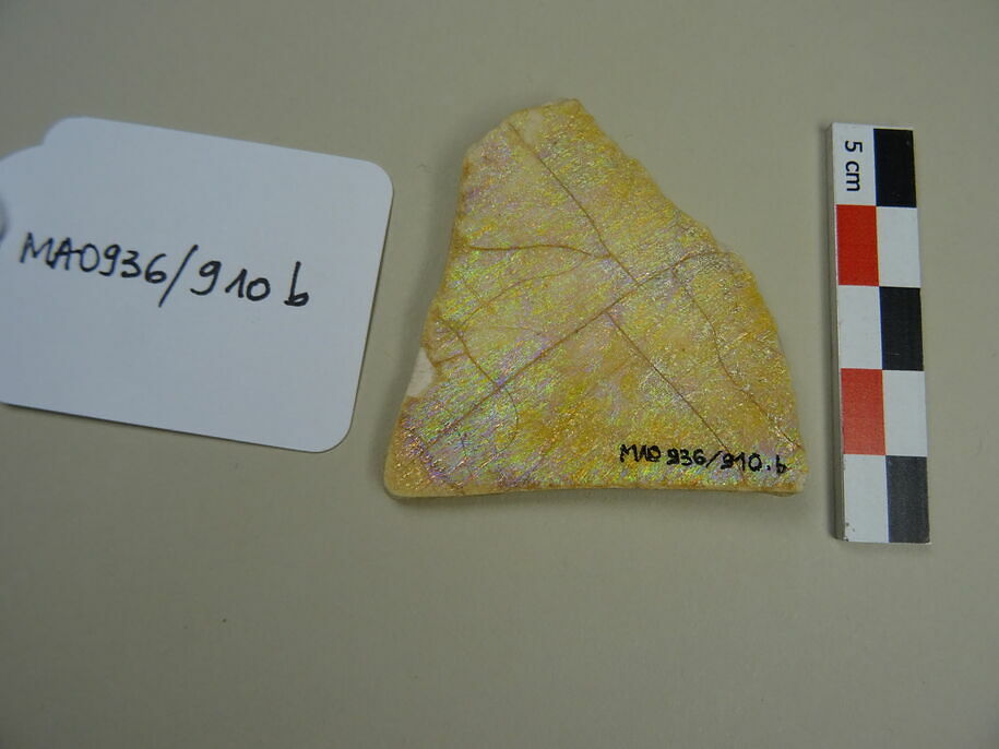 Fragment de coupelle tronconique - Louvre site des collections