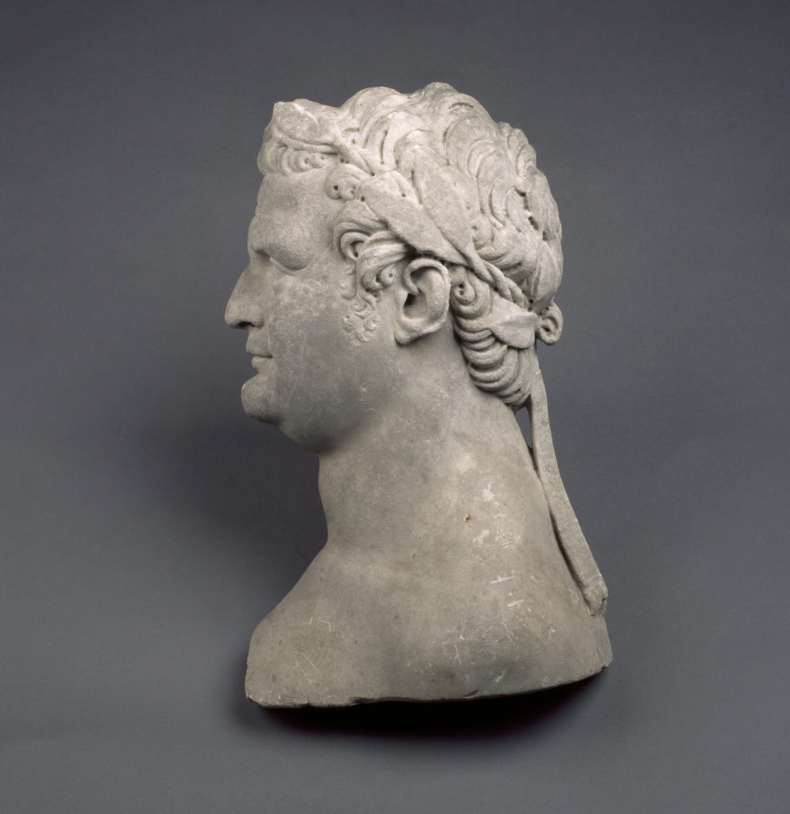 Domitien lauré à gauche - Louvre site des collections