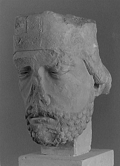 Tête d'évêque mitré - Louvre site des collections