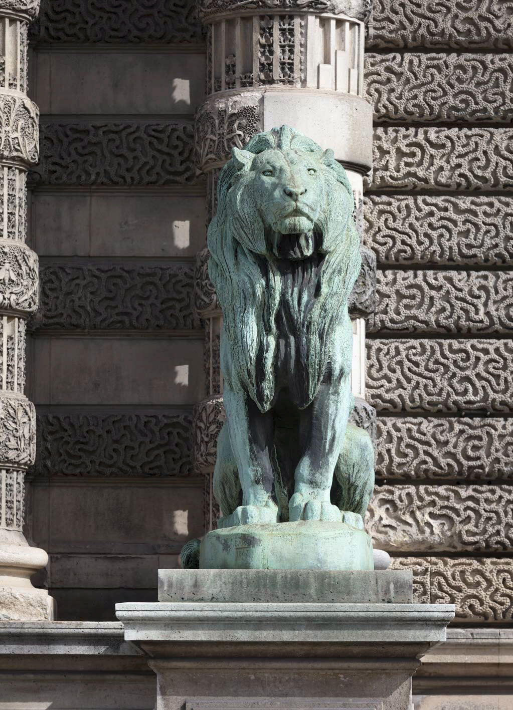 Lion assis - Louvre site des collections