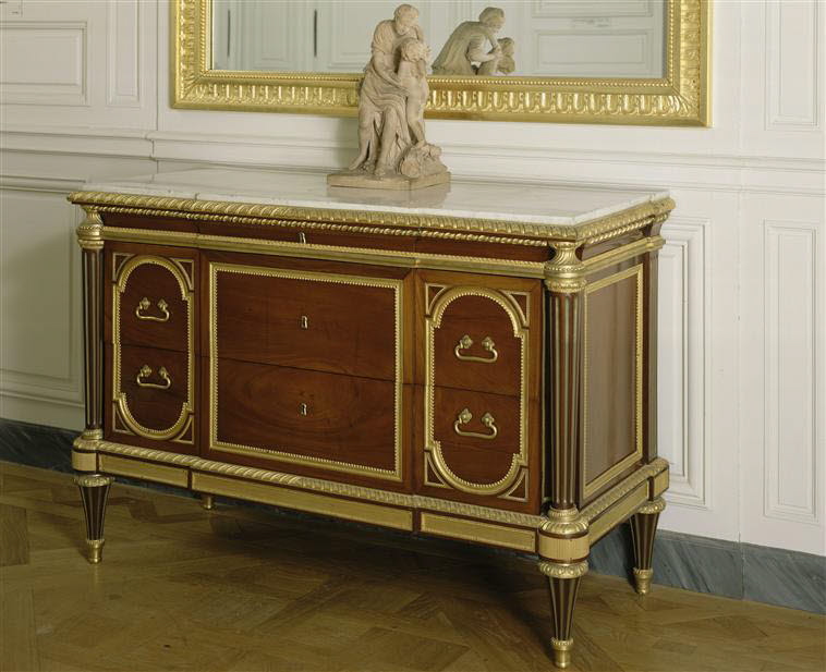 Commode de la chambre de la comtesse de Provence à Versailles. - Louvre ...