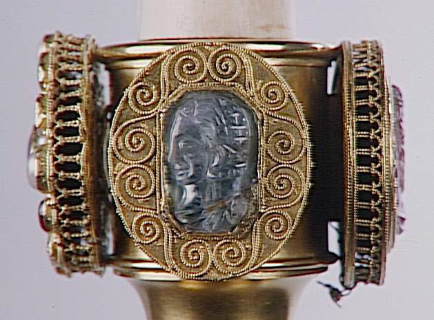 Main de Justice du Sacre - Louvre Collections