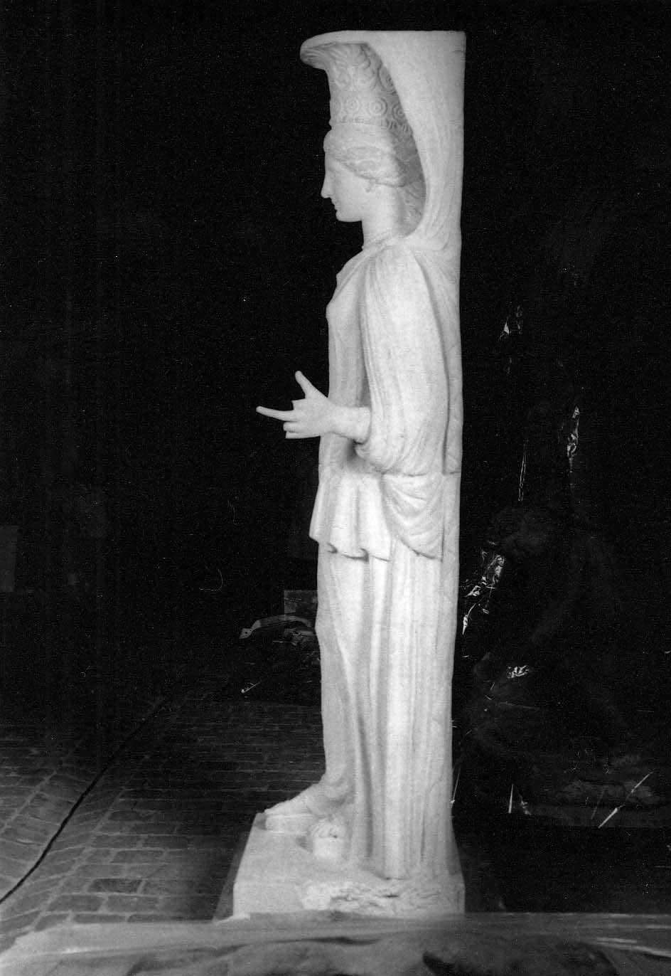 Tirage d'une caryatide dite "canéphore Albani" - Louvre site des ...